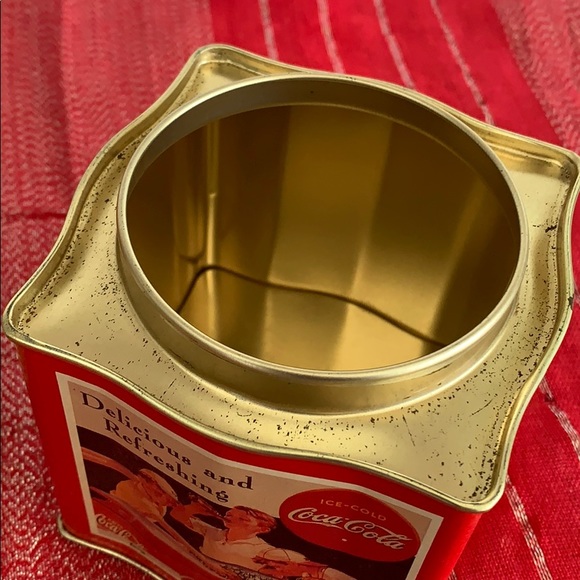 Coca Cola | Other | Vintage 992 Cocacola Collectible Tin Box | Poshmark